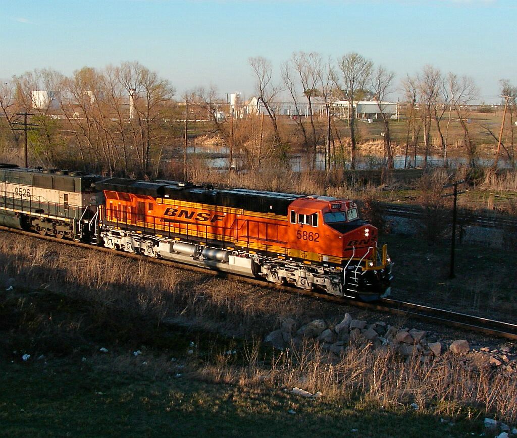 BNSF 5862